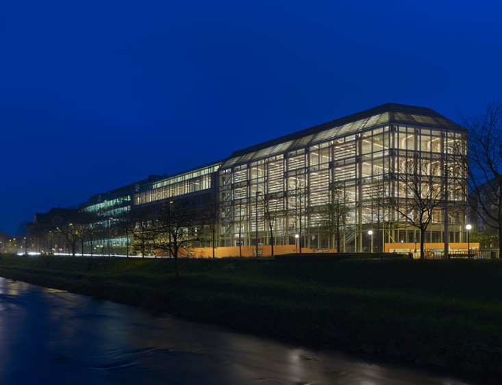 No-nails structural wood – Shigeru Ban’s Tamedia office building ...